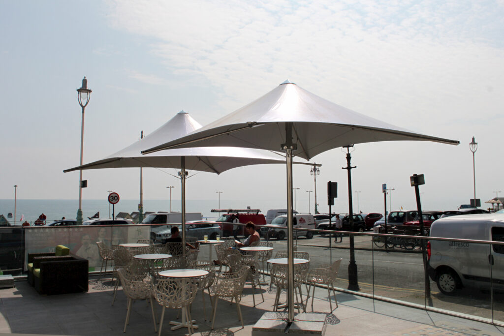 Best Parasols For Pubs & Beer Gardens - Shade Specialists