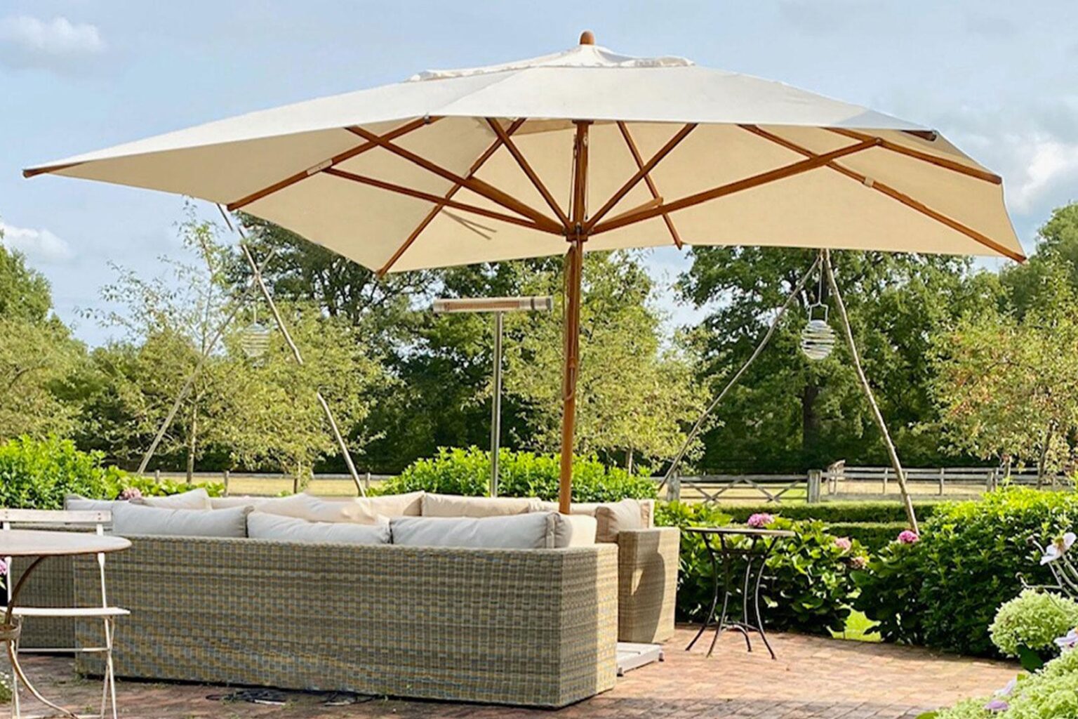 Large Commercial Parasols | Shade Specialists